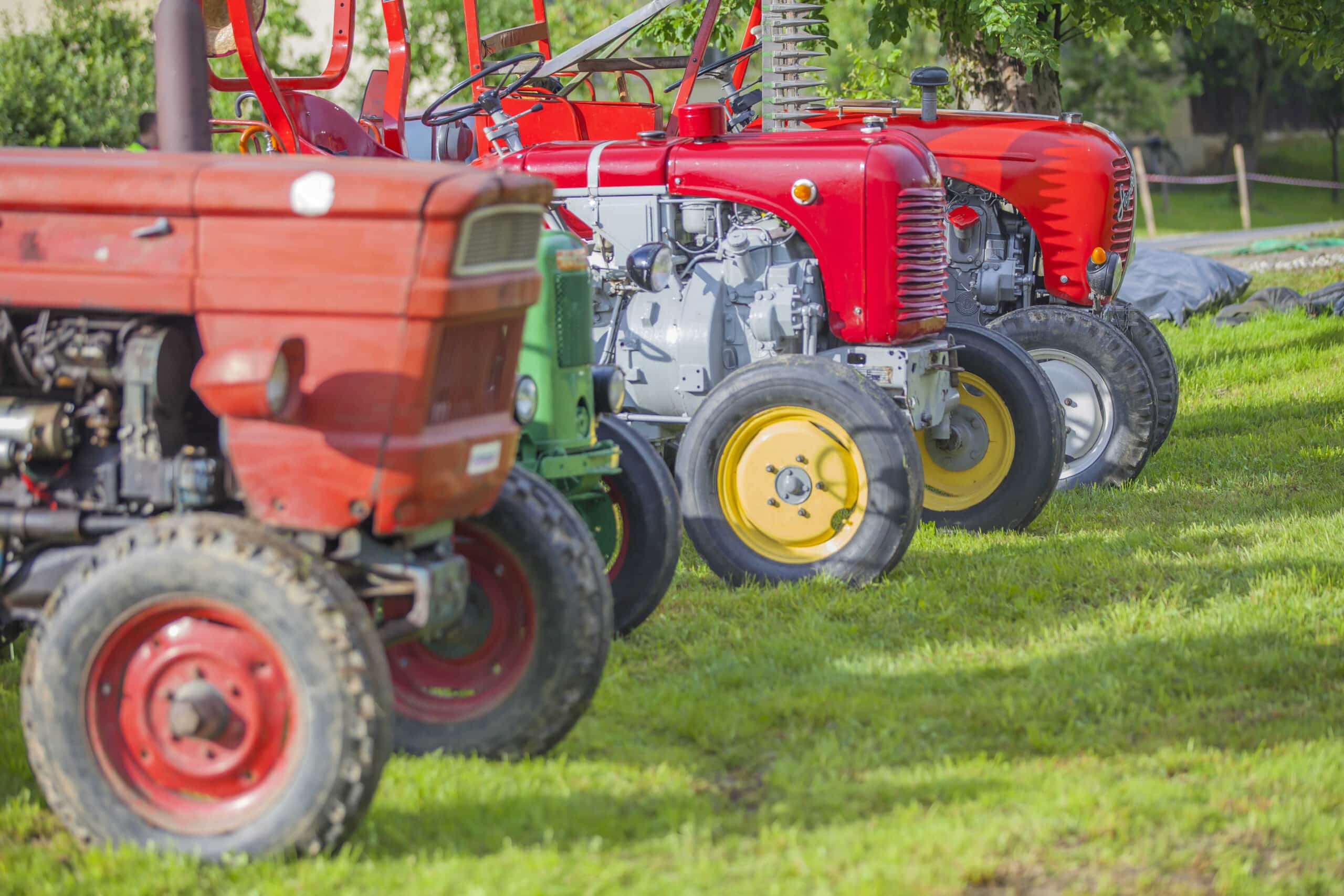 Tractor nou sau second hand? Diferențe de costuri și întreținere ...